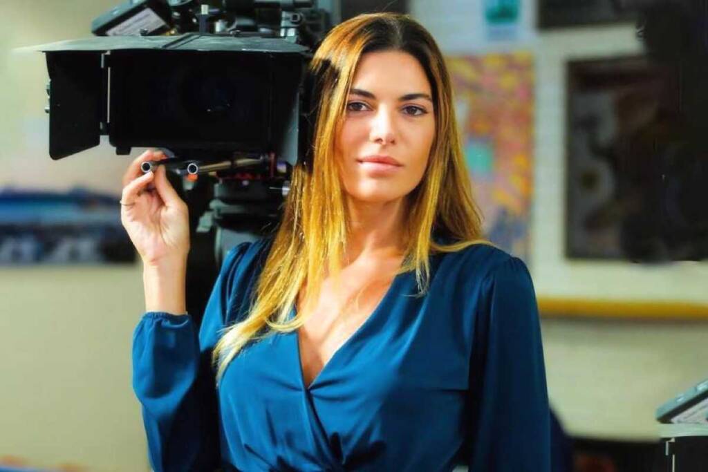 Un Posto al Sole, Angela lascia per sempre la soap? L'attrice Claudia ...